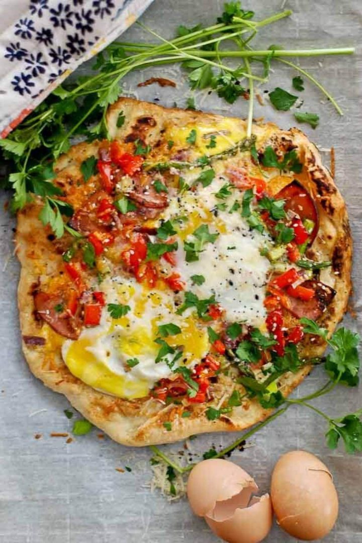 Healthy Breakfast Flatbread With Eggs | Front Range Fed